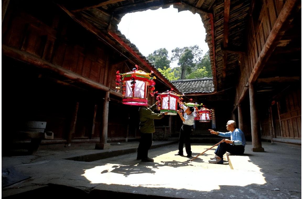 [Folk Art] Revolving Horse Lantern ‖ Cao Fuzhang - iMedia