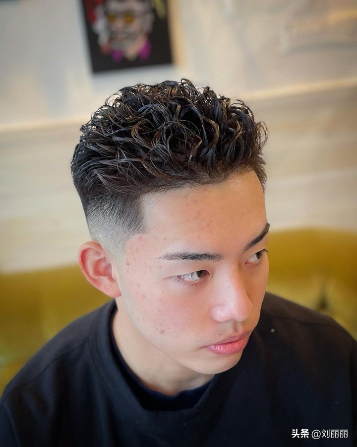 The 4 most handsome hairstyles for men, stylish and not outdated, have ...