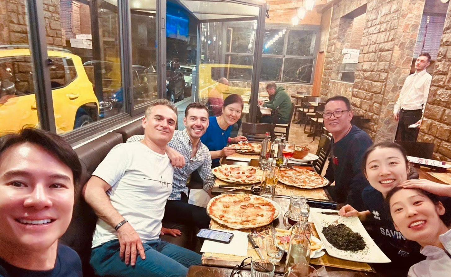 The 62-year-old Lang Ping rarely appeared on the court! Group photo Zhu ...