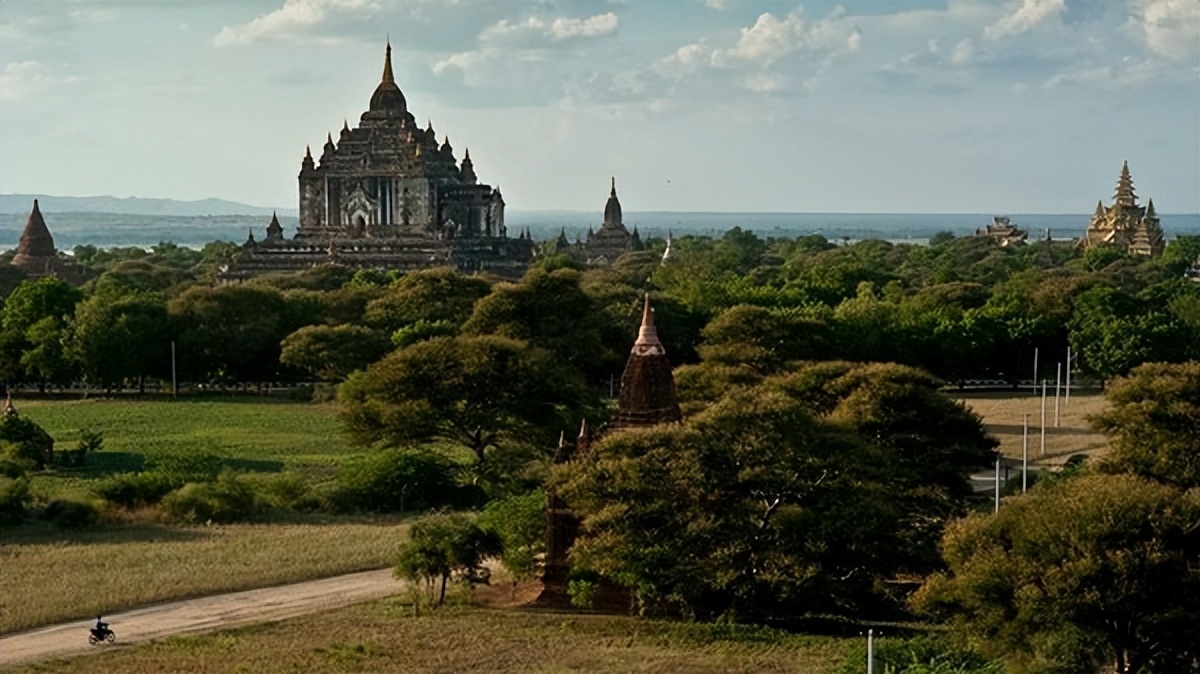 What kind of help has the evolution of multiple dynasties in Myanmar's ...