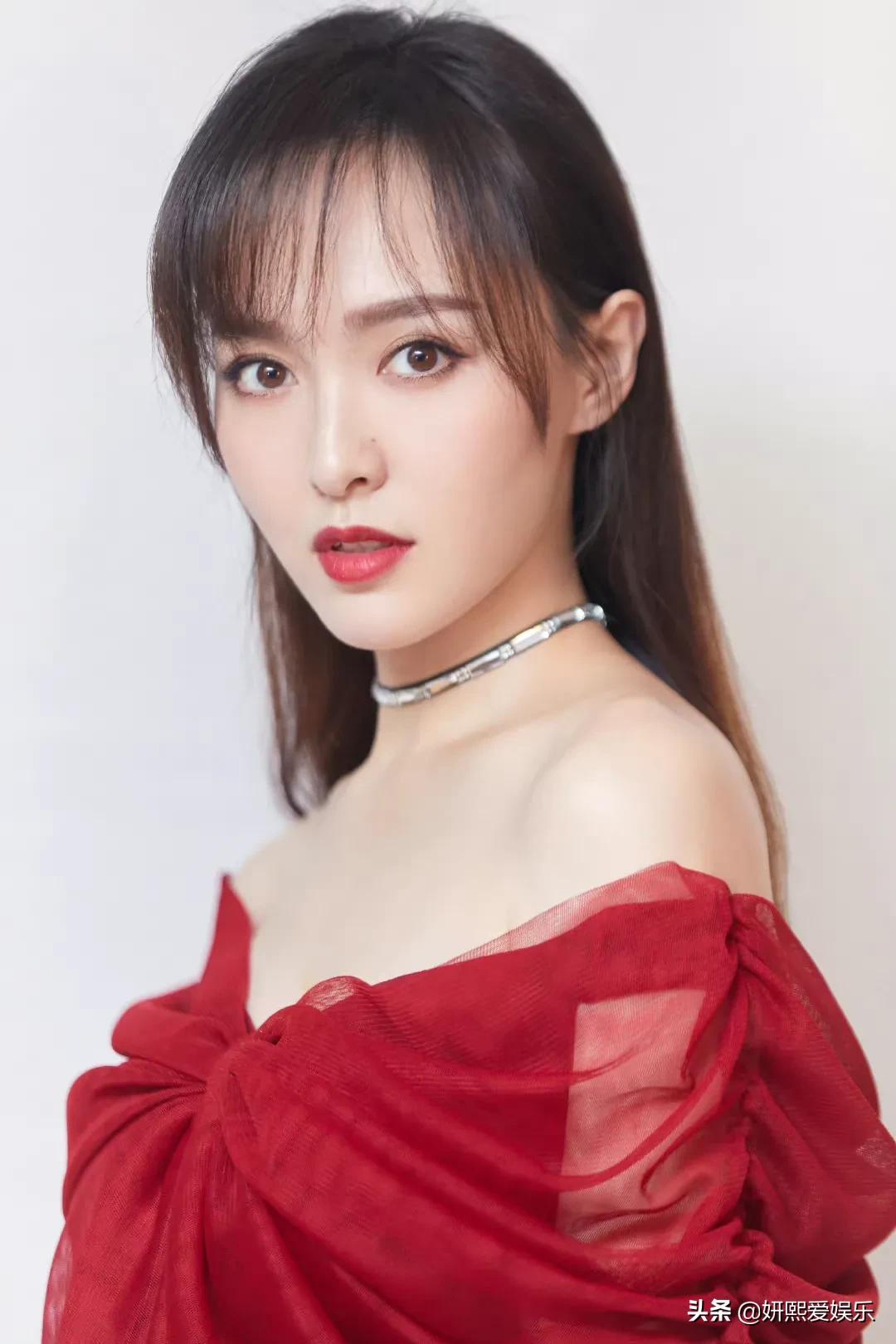 Tang Yan: gentle and generous, sweet and pleasant - iNEWS