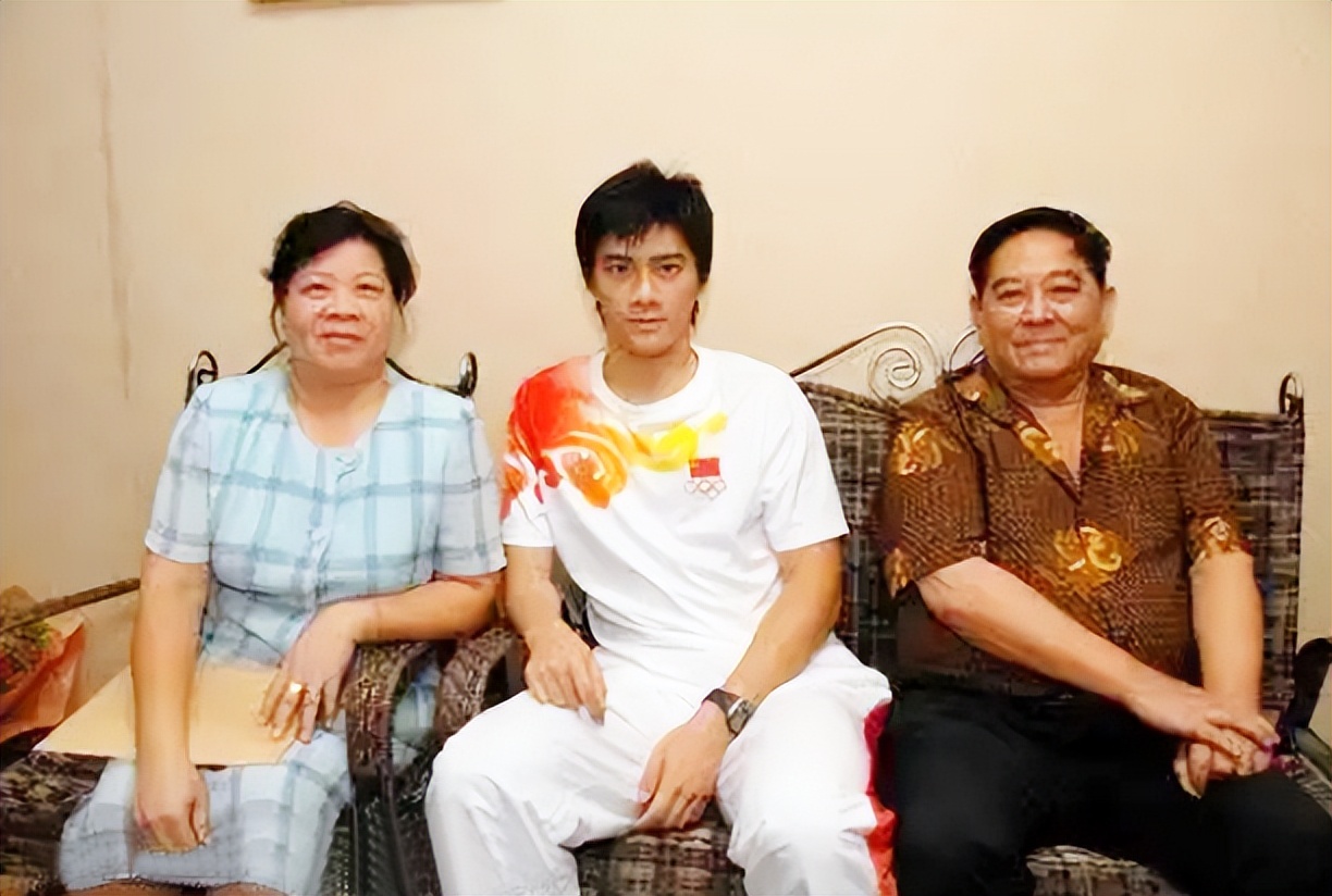 Legendary Fu Haifeng: From sparring to badminton Olympic champion, you ...