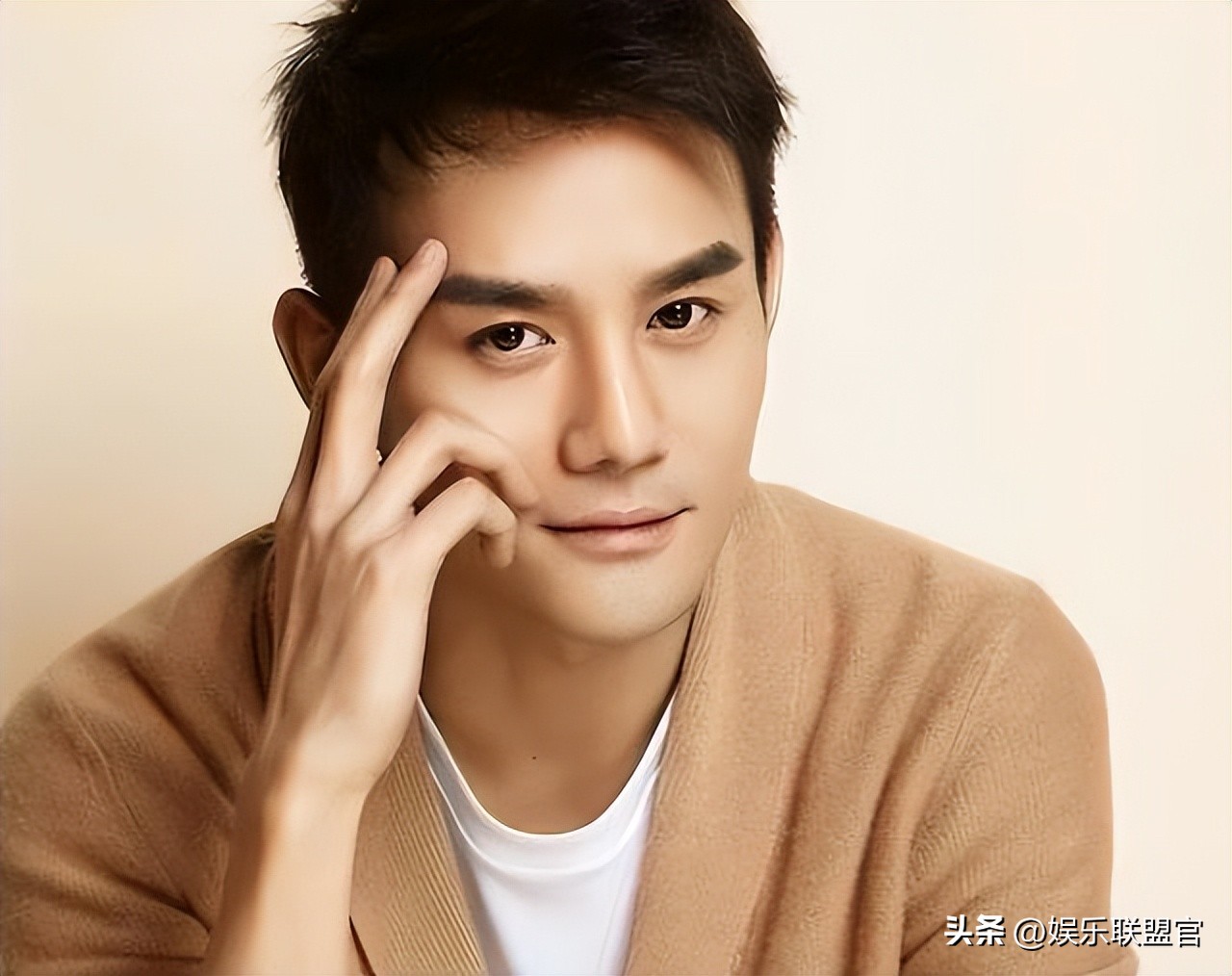 9 celebrities with "beautiful faces and ugly hands": they look ...