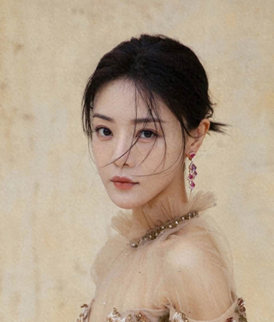 Deng Jiajia, who has made her debut in the industry with her strength ...