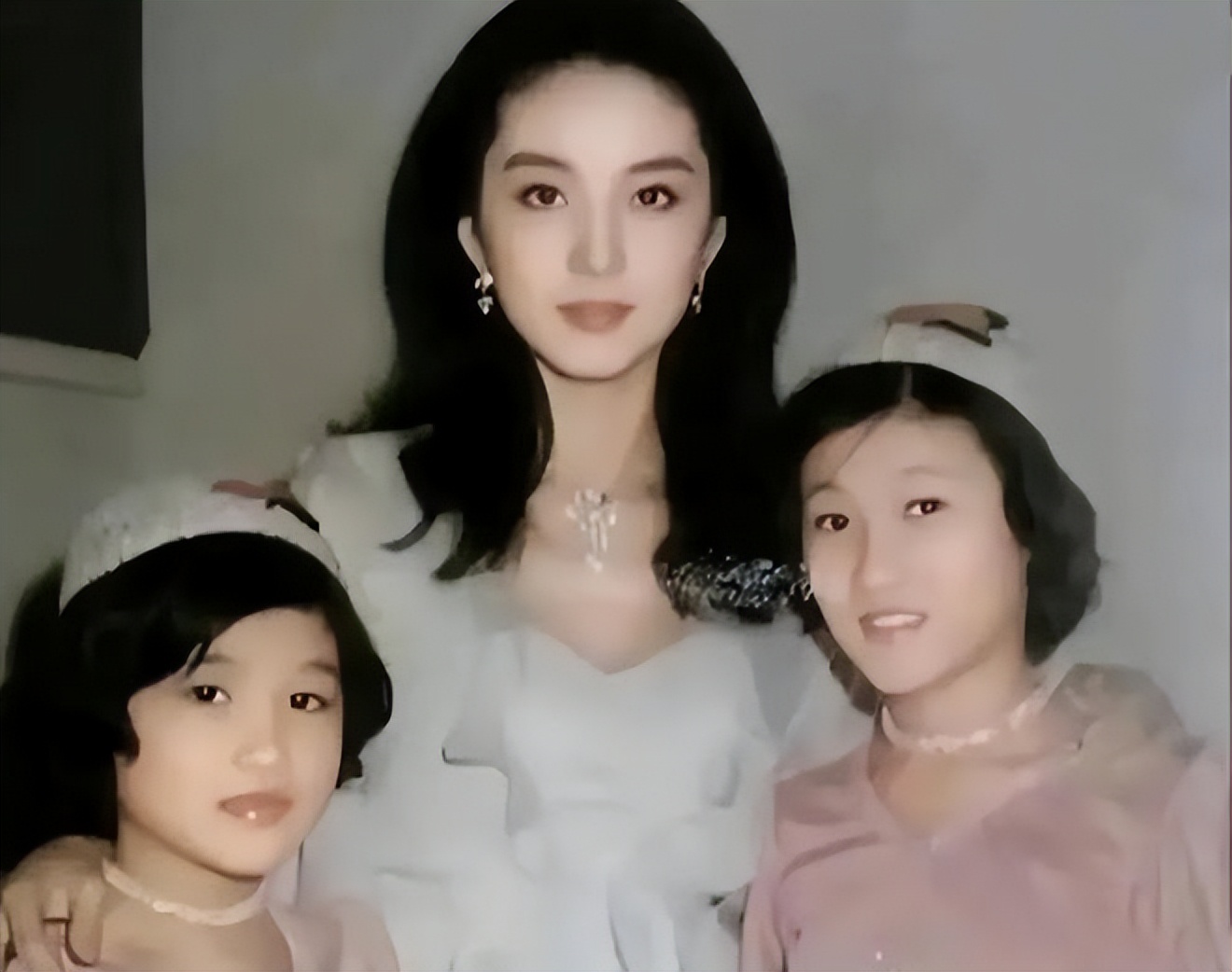 68-year-old Brigitte Lin once again reported divorce, Xing Liyuan let ...