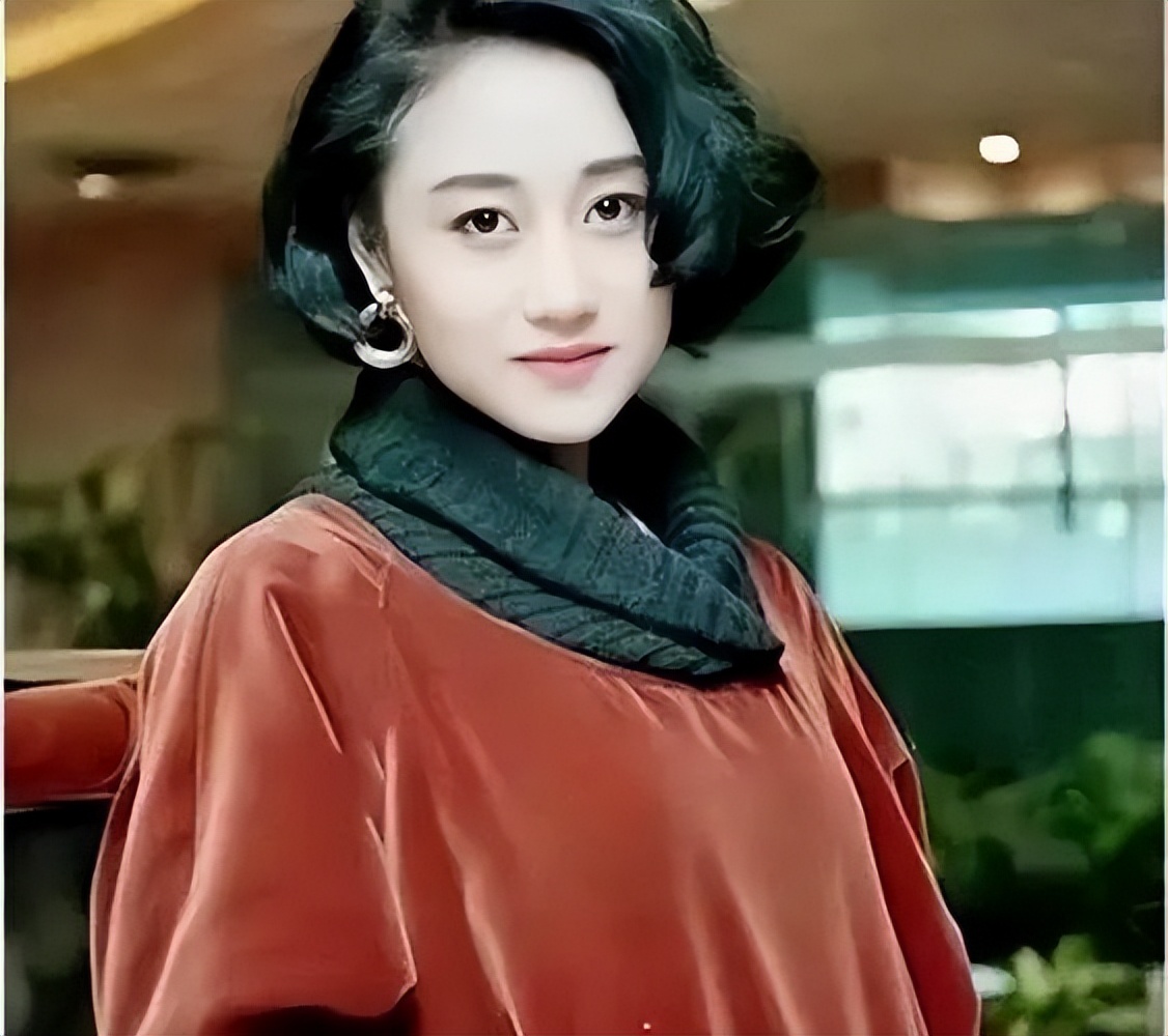 "The stunner in the world" Li Zhi: The gambling king is fascinated by her, and Jet Li is ...