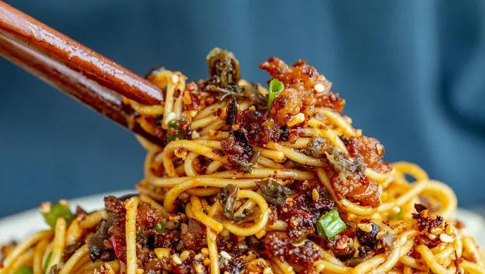 Yibin burning noodles with you dancing - iNEWS