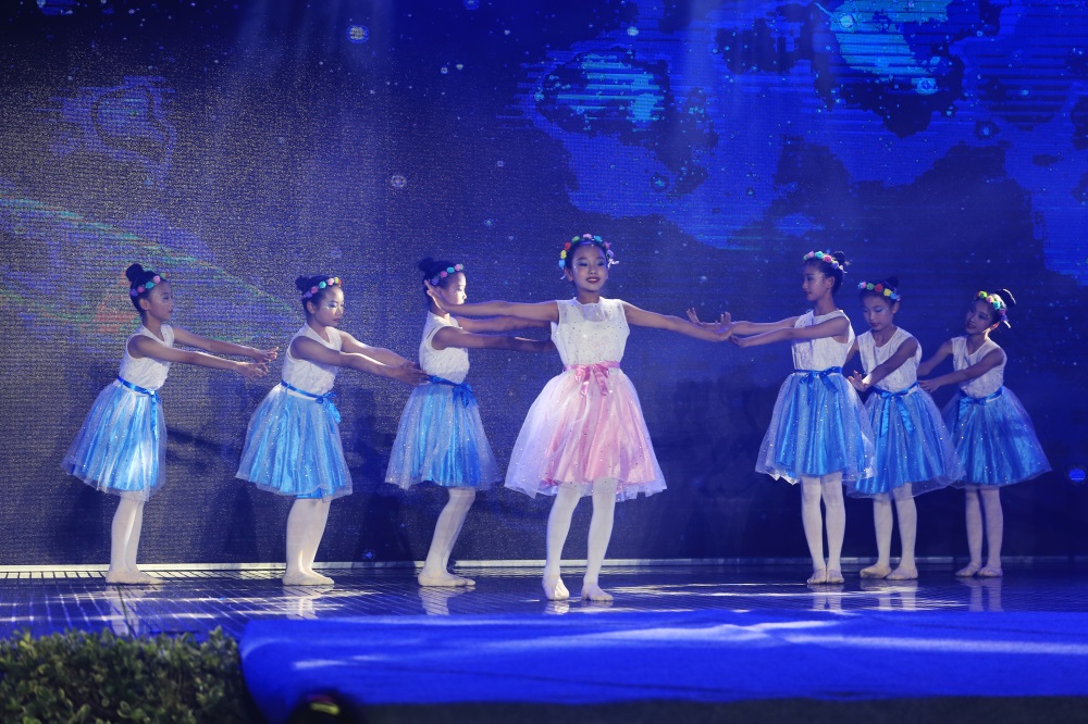 "Crab" meets Hongze·Meet in Hucheng - iNEWS