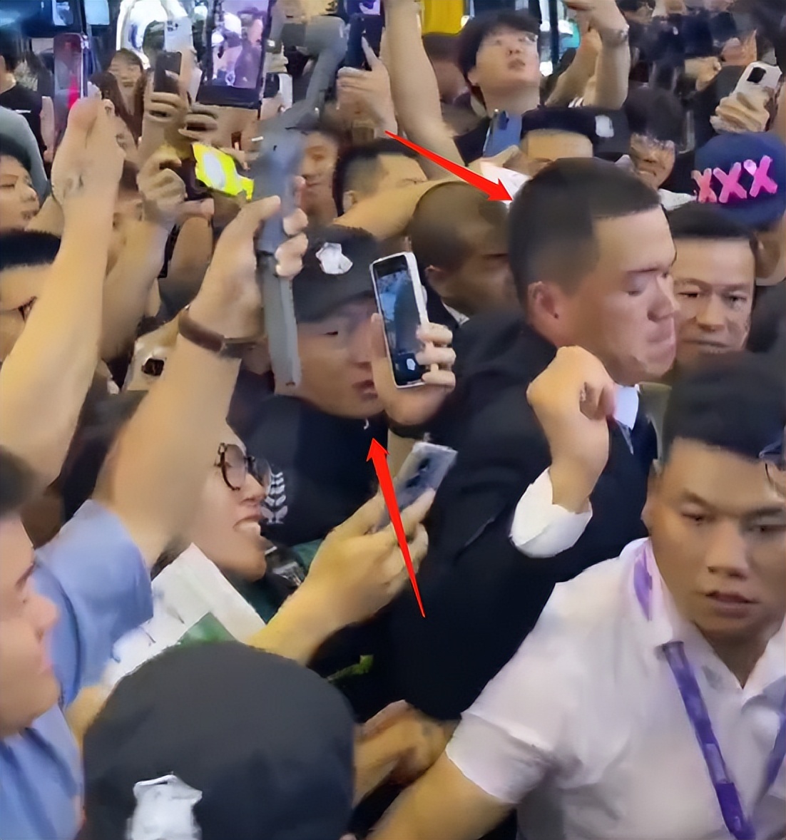 Wu Yanzu's activities were almost accidental! Crowded people screamed ...