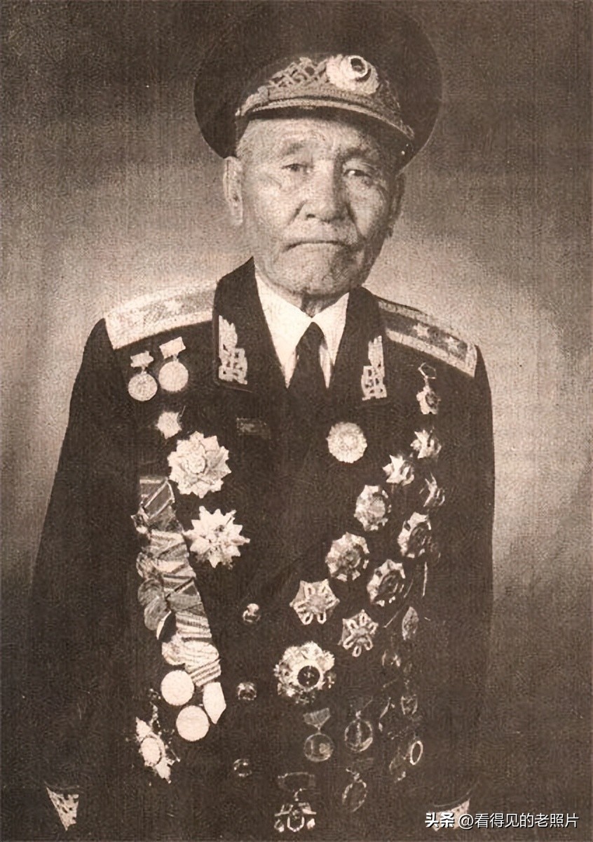 Old photos of the generals in Outer Mongolia in the 1950s were exactly ...