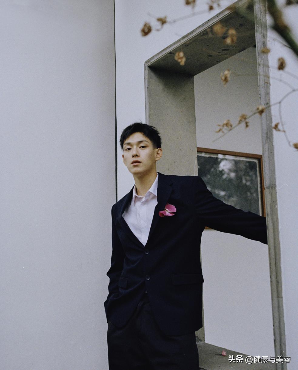 "Aiming for Your Future" Song Peize: Supporting Characters with Details ...