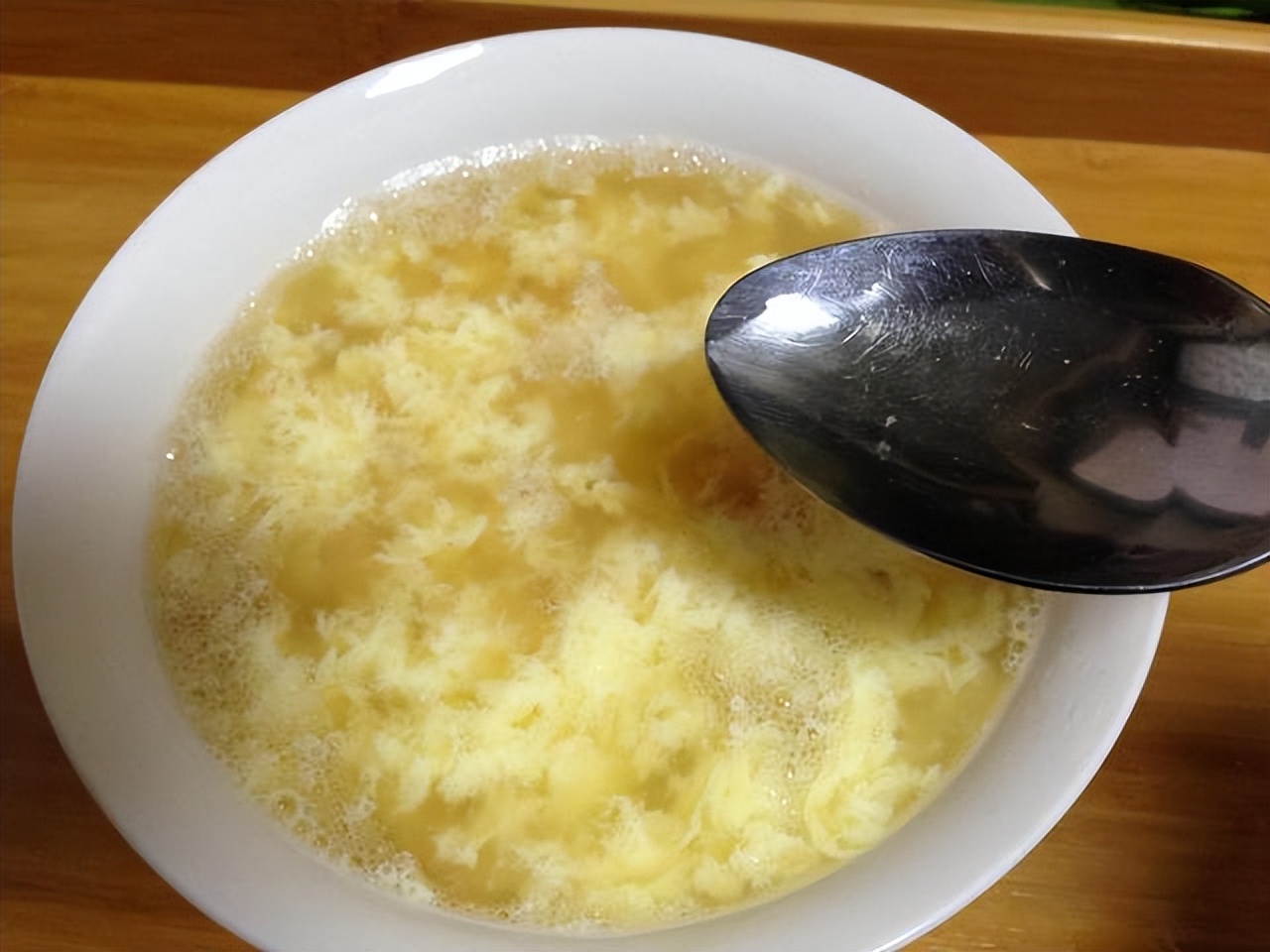 "Boiling eggs with boiled water" drops sesame oil, if you keep drinking ...