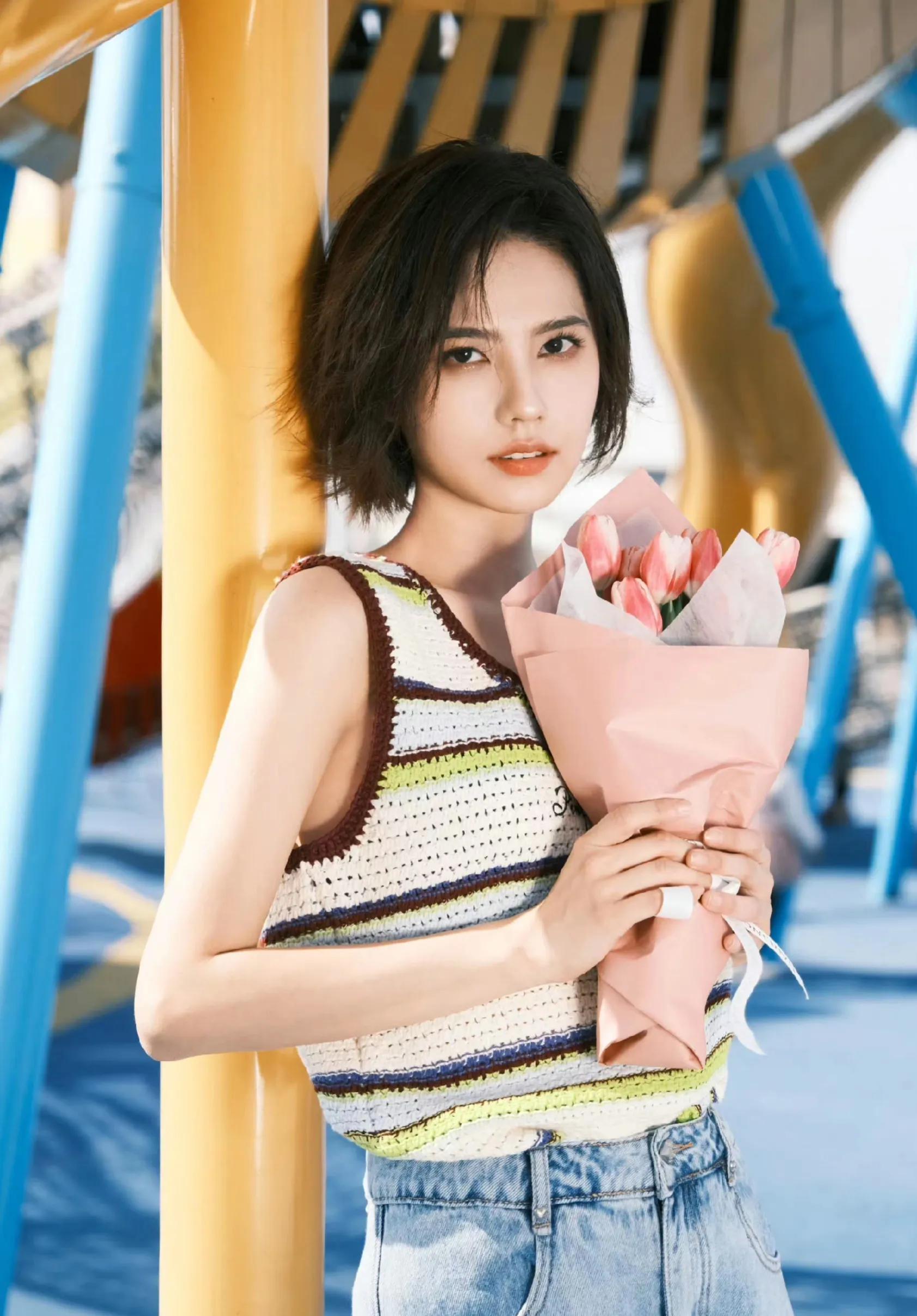 Star Series Wallpaper ~ Jiang Peiyao - iNEWS