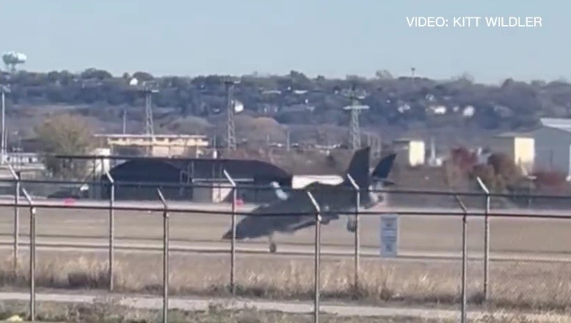 The front leg was broken before leaving the factory, but this is not a ...