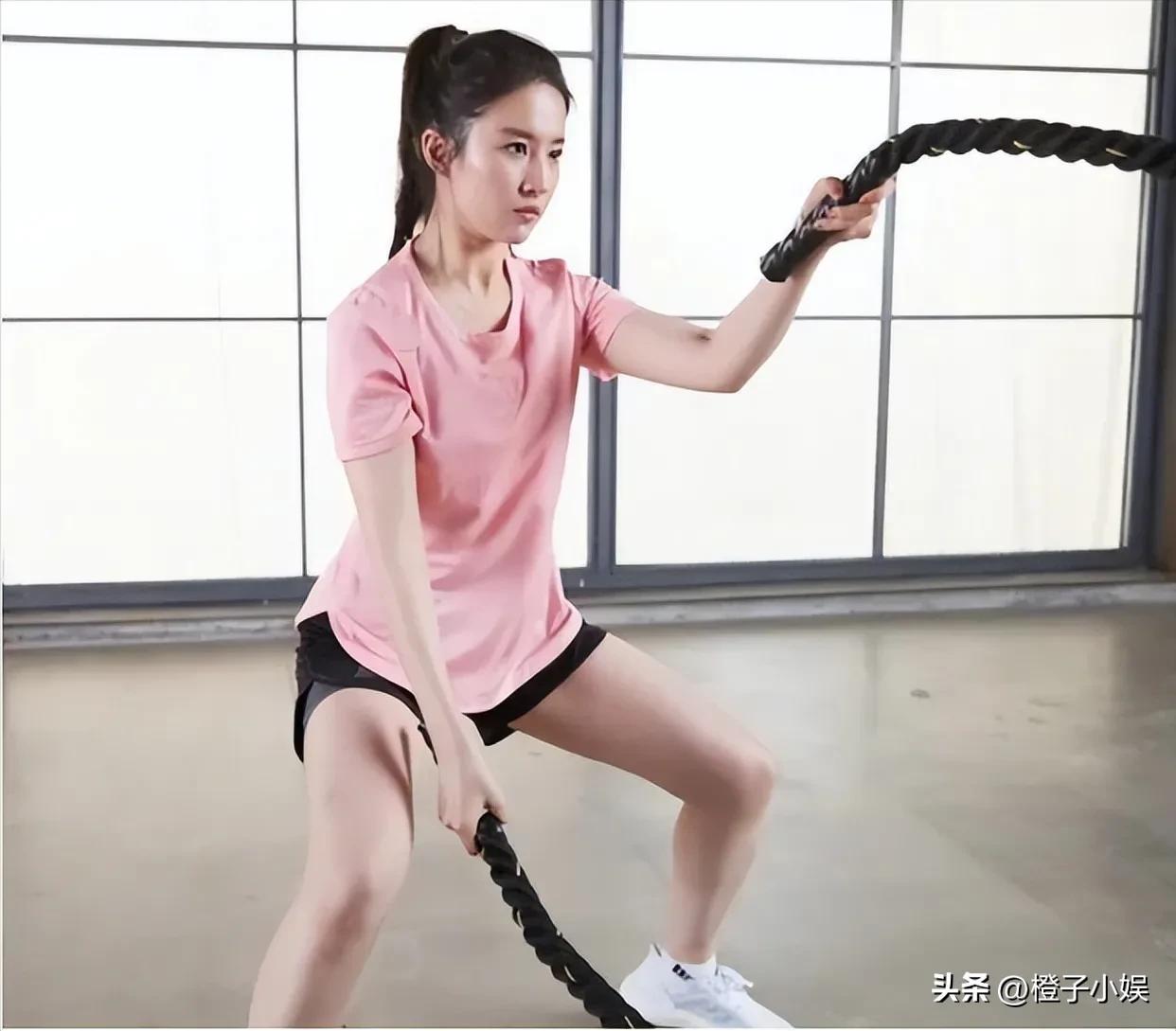 35-year-old Liu Yifei's "luxury house" is on fire, the whole house is luxurious and generous ...