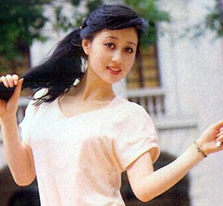 The "beauty in the world" Li Zhi was "bullied" by Chow Yun-fat and ...