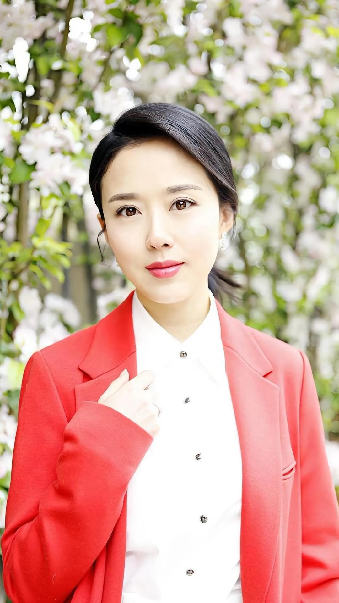 Beauty star - Yan Danchen - iNEWS