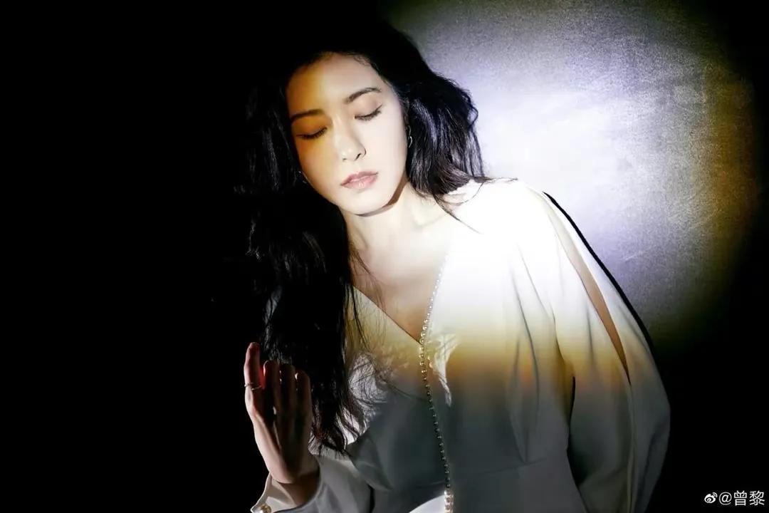 40+ sister, self-discipline and self-confidence, slender body and firm ...