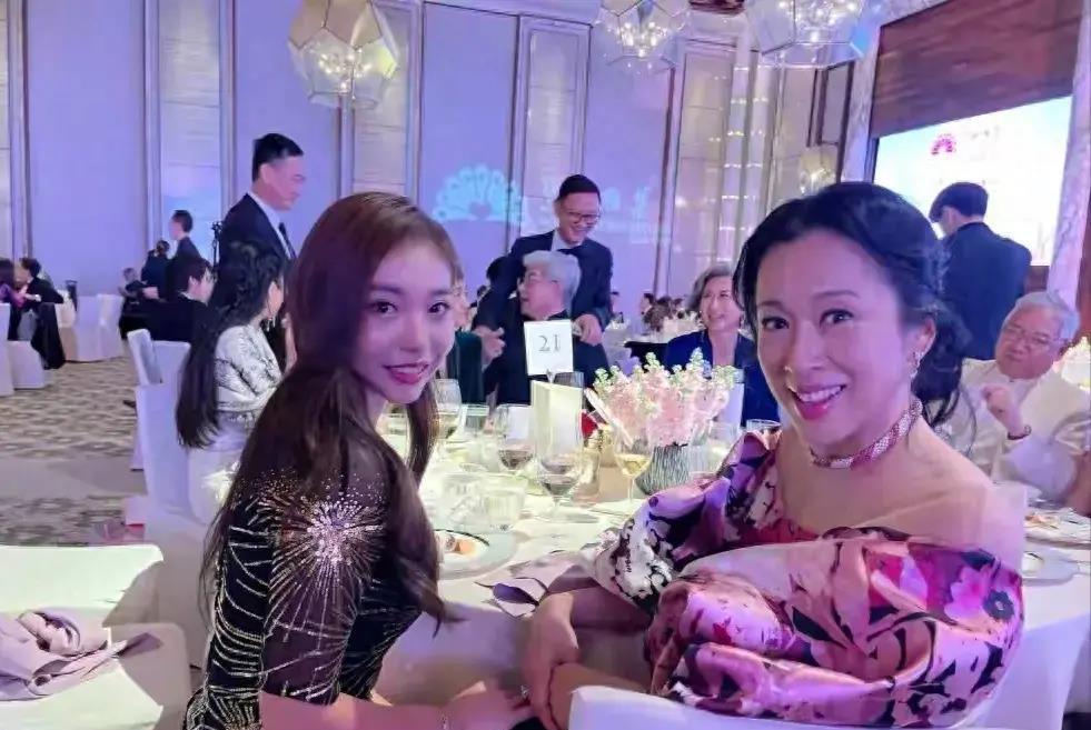 It is revealed that Zhu Lingling's happiness is taken care of by her ex ...