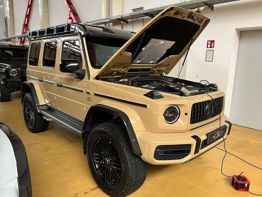 The new Mercedes-AMG G 63 4X4 with V8 engine is more off-road - iNEWS