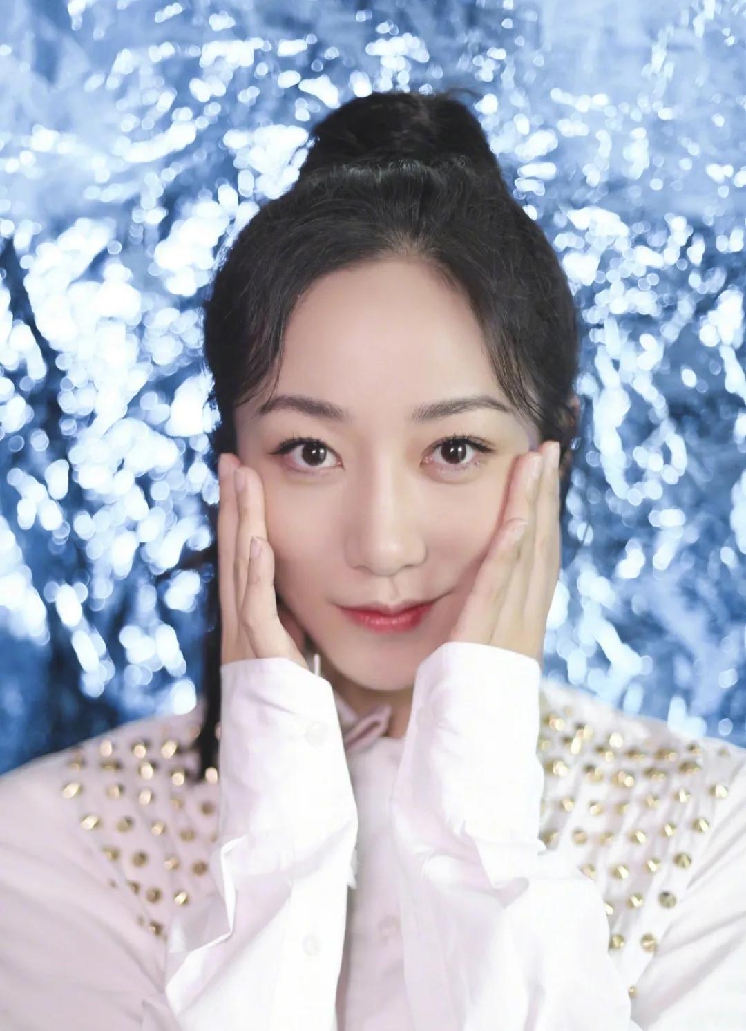 Temperament goddess Han Xue - iNEWS