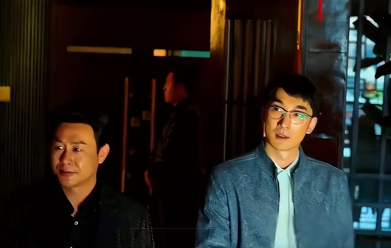 The supporting role that became popular in "The Knockout", played by Zheng Jiabin in his true ...