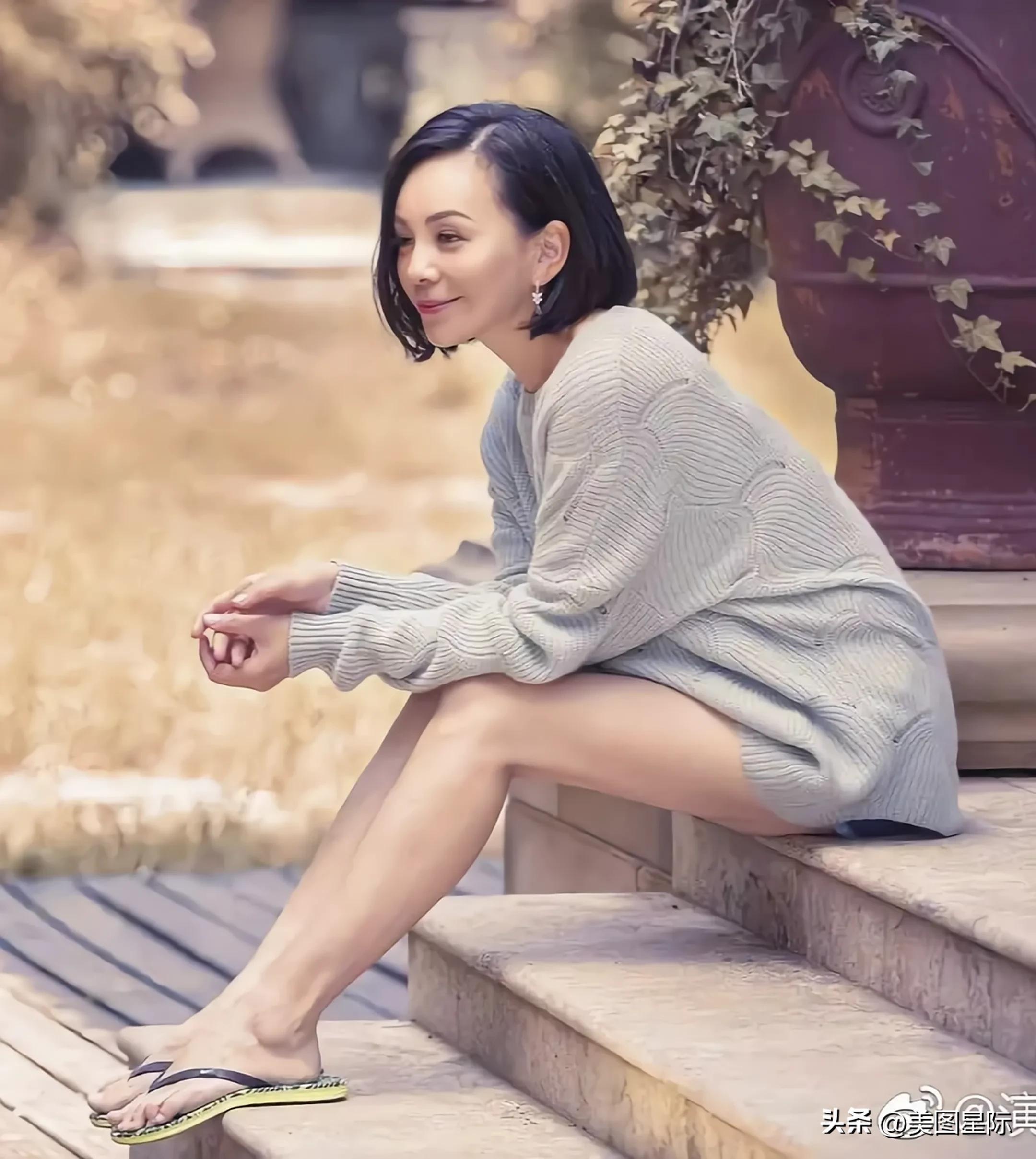 The protagonist of this issue—Aunt Xue (Wang Lin), the 84th issue of ...