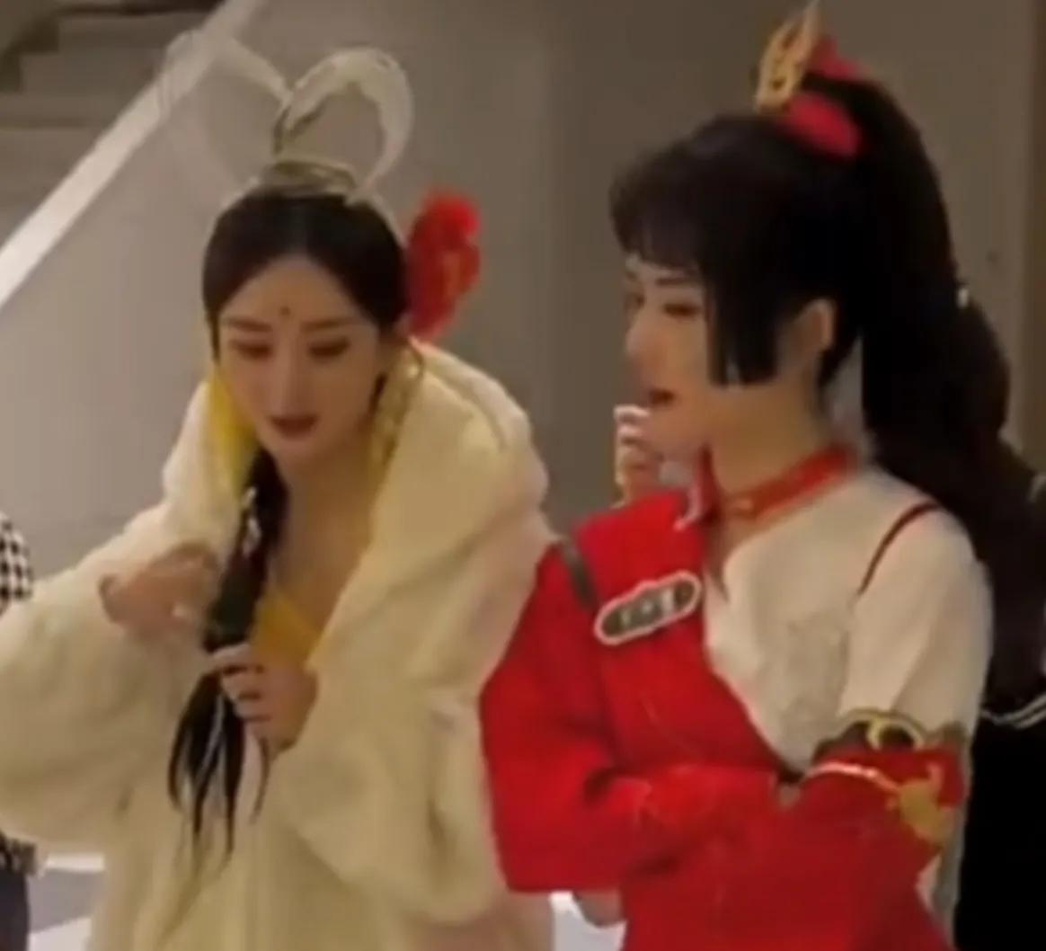 Zhao Liying and Xie Na chat in the same frame, Zhao Liying cos "Harry ...