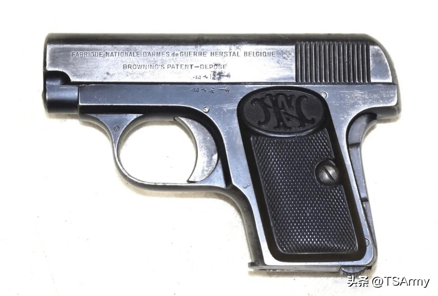 These 11 kinds of pistols were the main weapons of PLA commanders ...