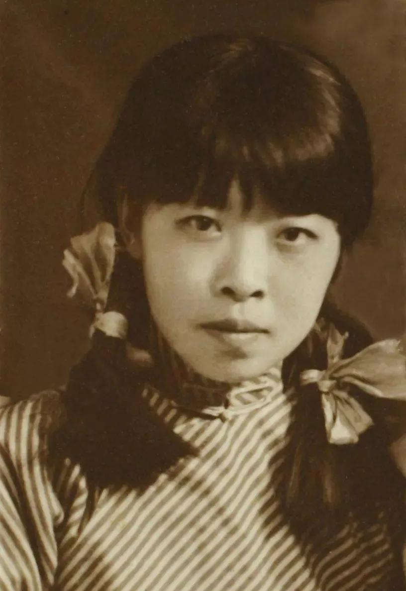 Xiao Hong, a talented woman in the Republic of China: Rebellious and ...