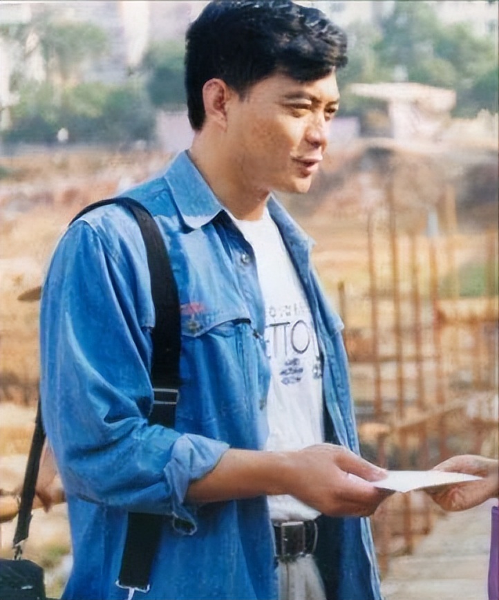 After Wang Xinjun became famous, he abandoned his wife and son, spoiled ...