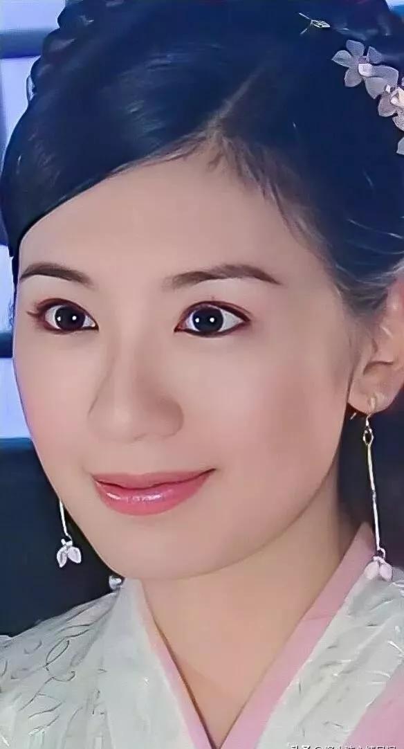 Appreciation of beautiful pictures of stars ~ Alyssa Chia - iNEWS