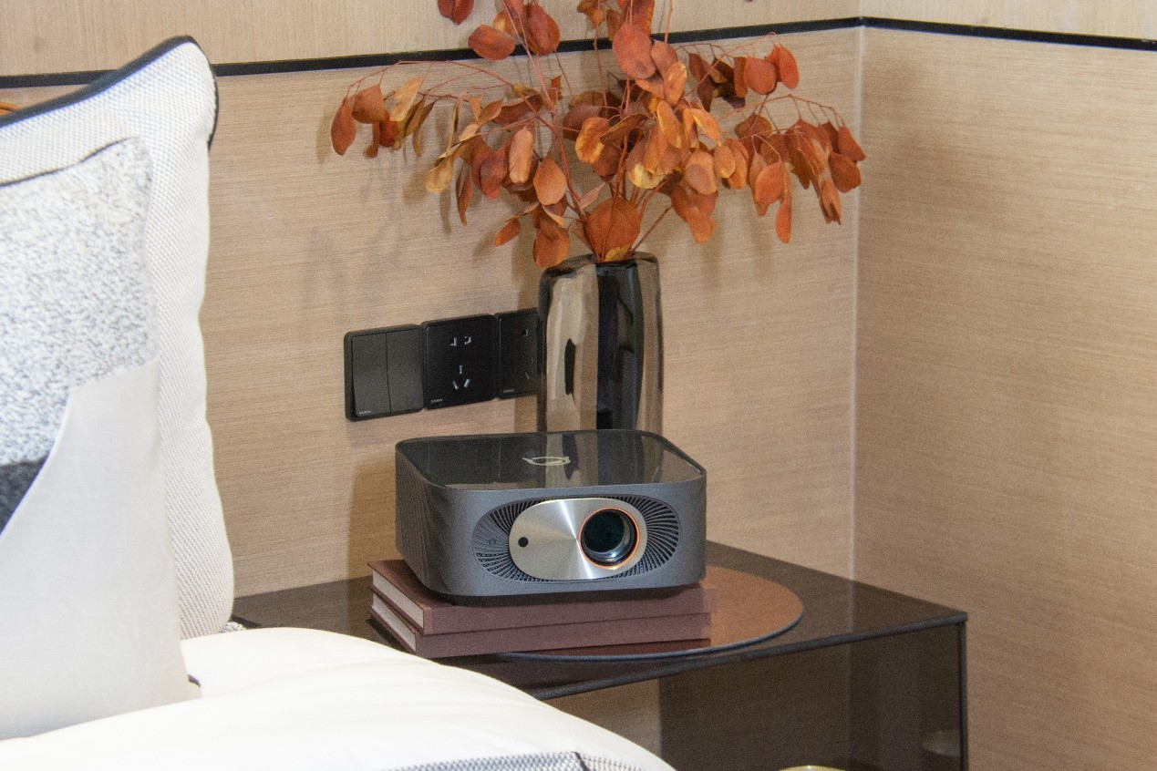 1,000 yuan 2G projector + the only "Grand Slam" in the industry, Lenovo ...