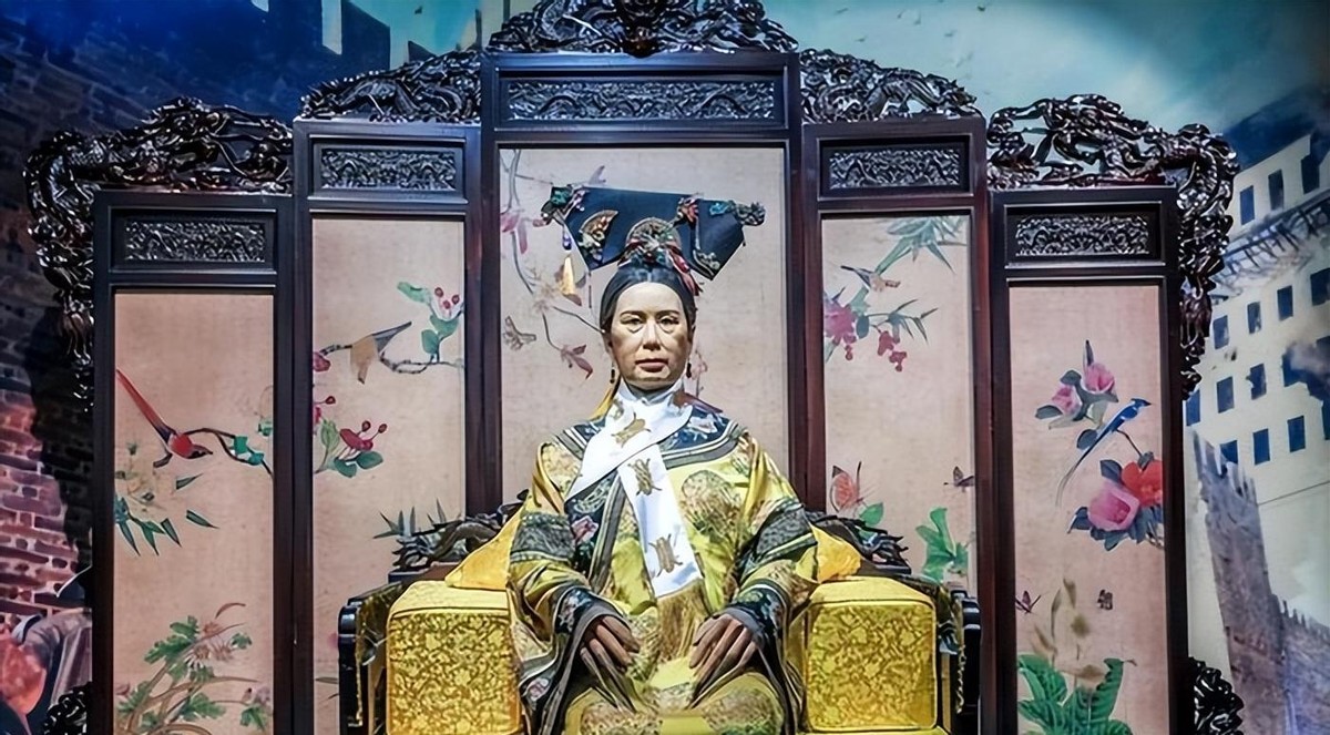 No wonder Emperor Tongzhi died suddenly at the age of 19. What did he ...