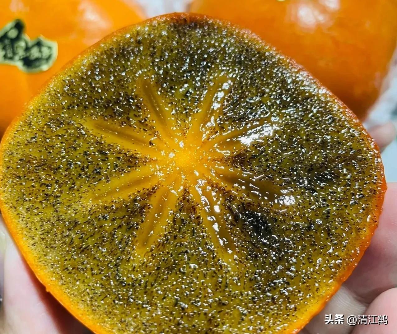 Delicious black persimmons, a mouthful of honey pours into the heart ...