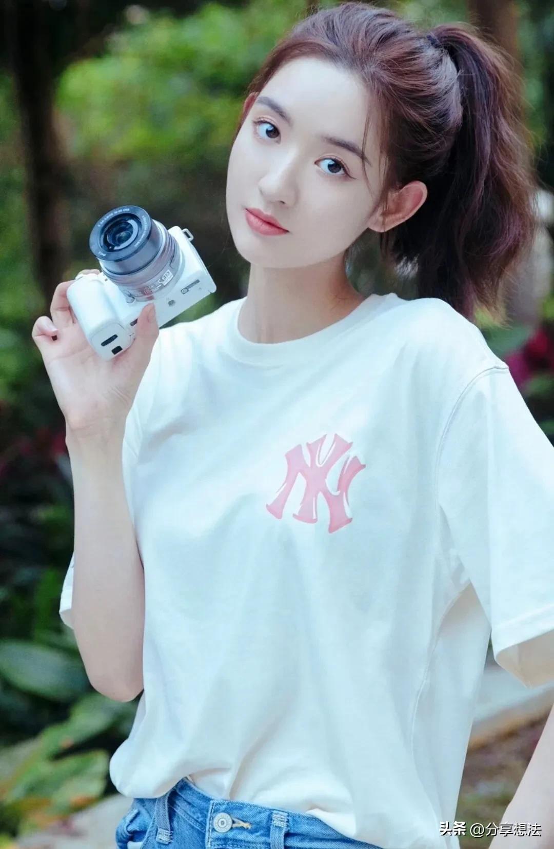 Wang Yuwen star wallpaper (5) - iNEWS