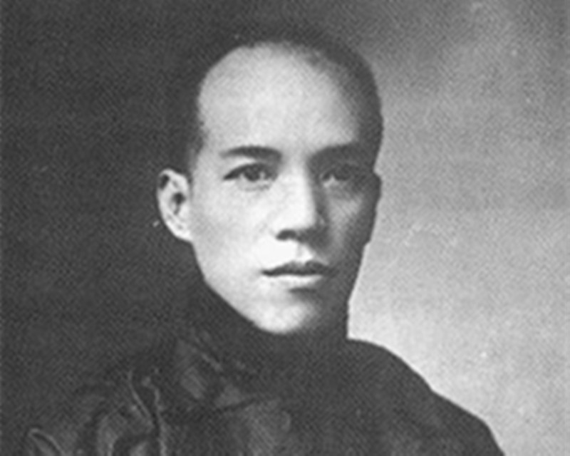In 1981, the second lieutenant pilot of the Vietnamese Army brought 9 ...