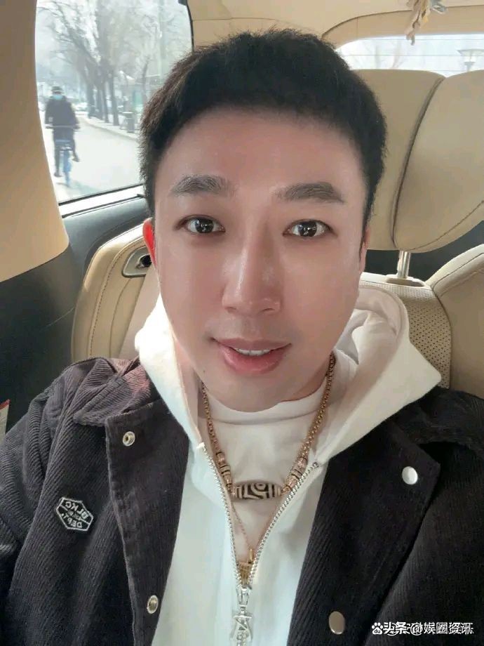 Yu Zheng helped Jiang Long to promote the new movie, causing ...