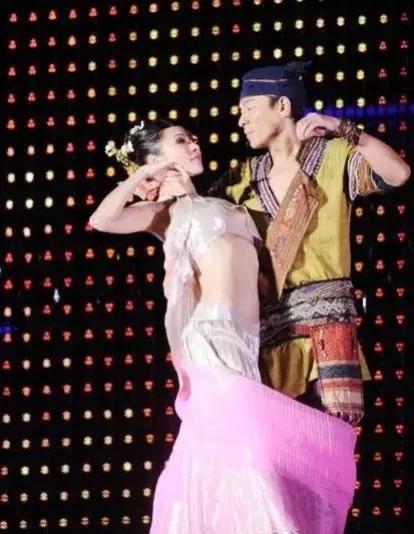 How lucky is Lai Wenhui? In this life, I only dance with Andy Lau, the ...
