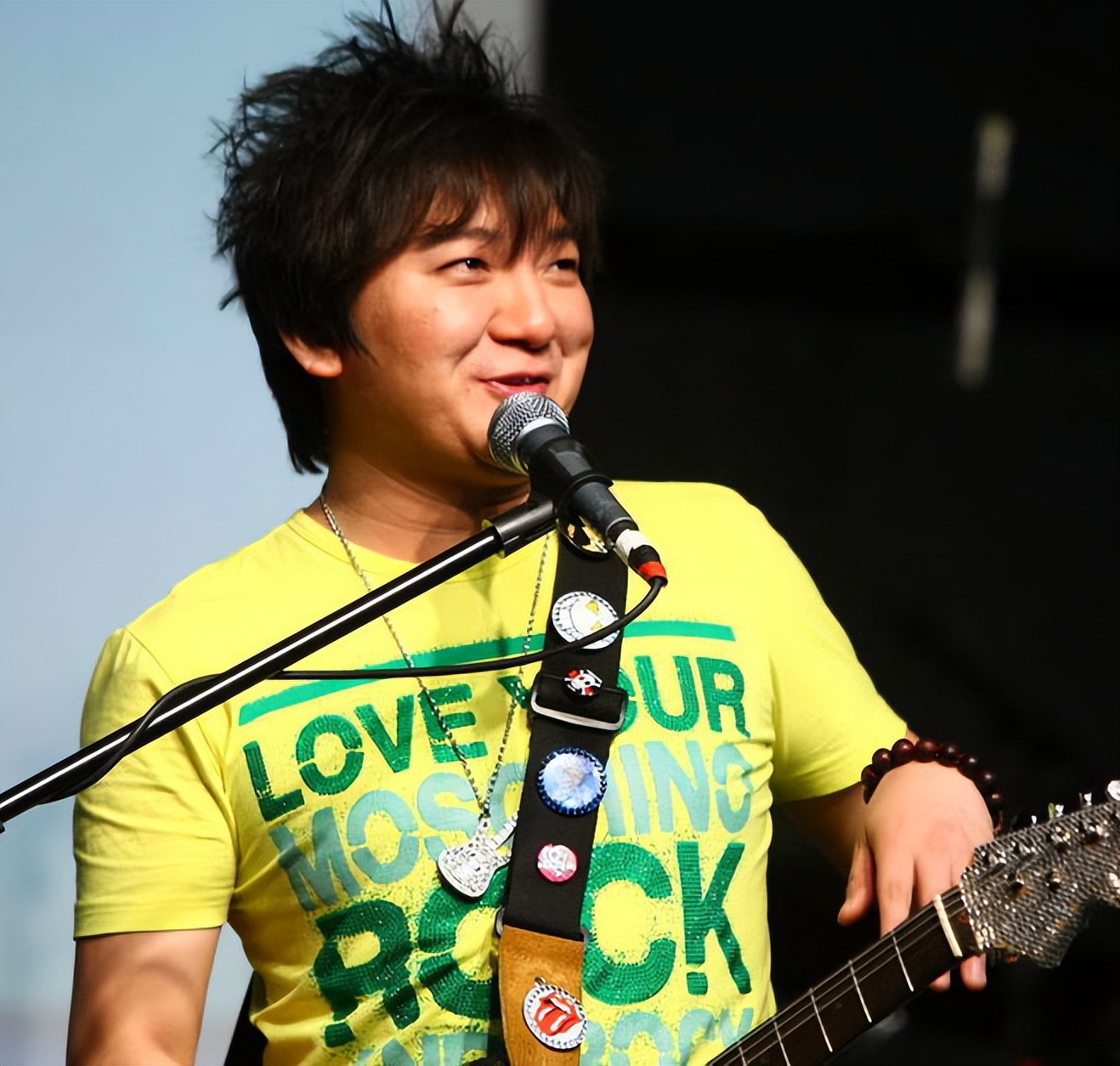 Singer Yang Chengang: A song earned 170 million yuan, but after it ...