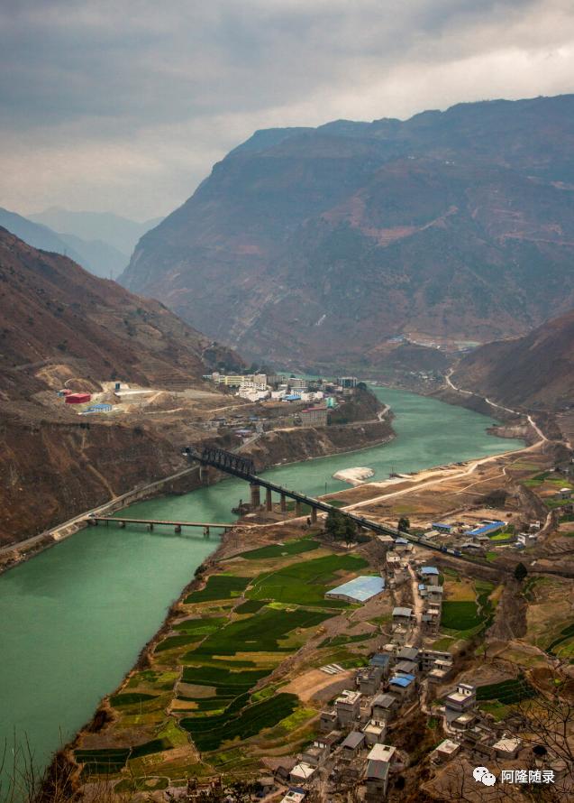 Chengdu-Kunming Railway: Miracles exchanged for huge sacrifices - iMedia