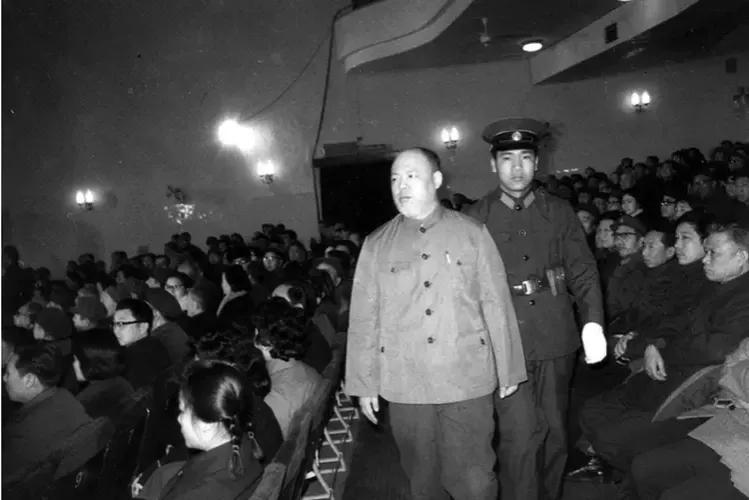 Pen stick - Yao Wenyuan - iNEWS