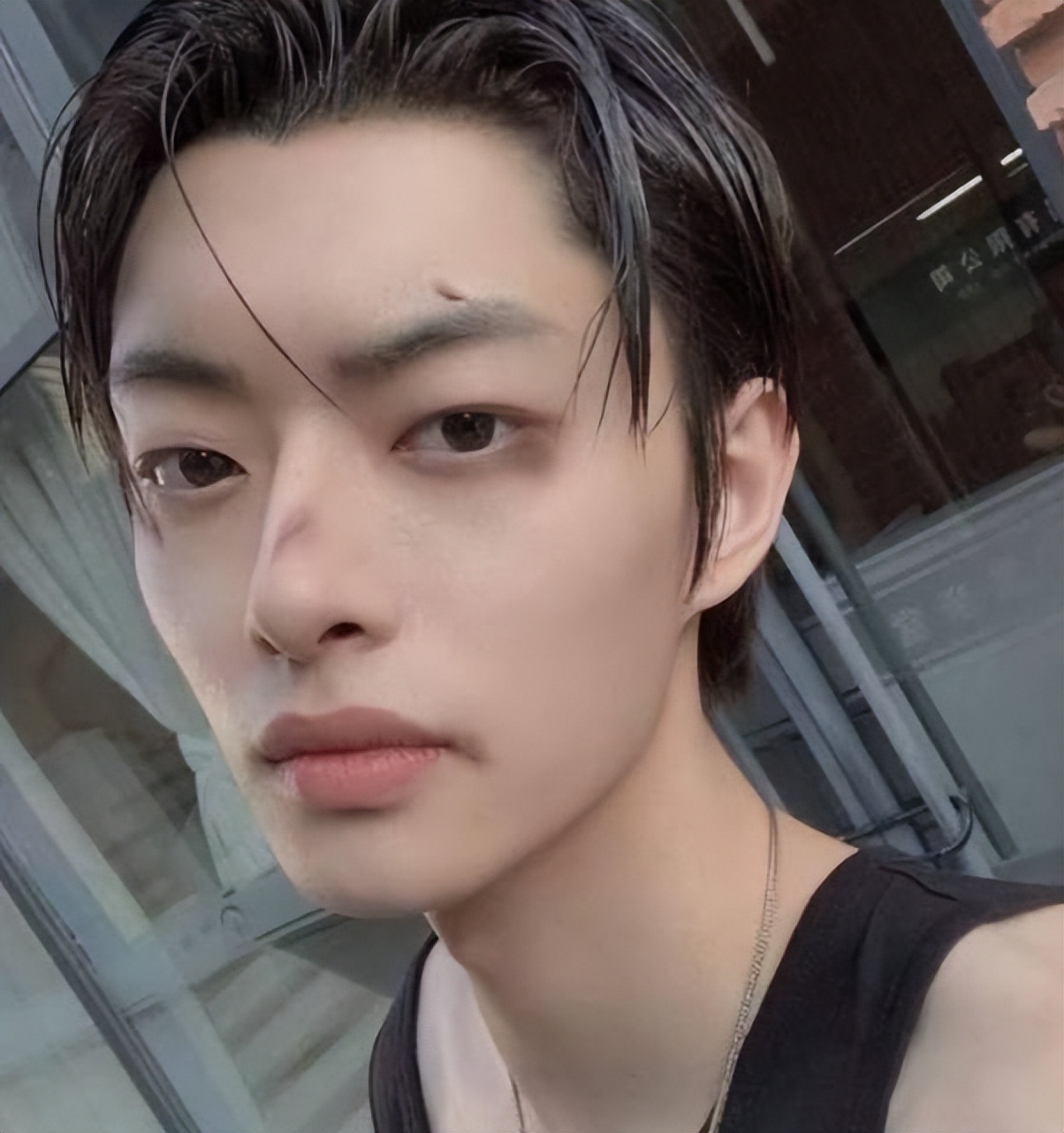 Mu Ziyang was questioned about plastic surgery, fans took out "skull ...