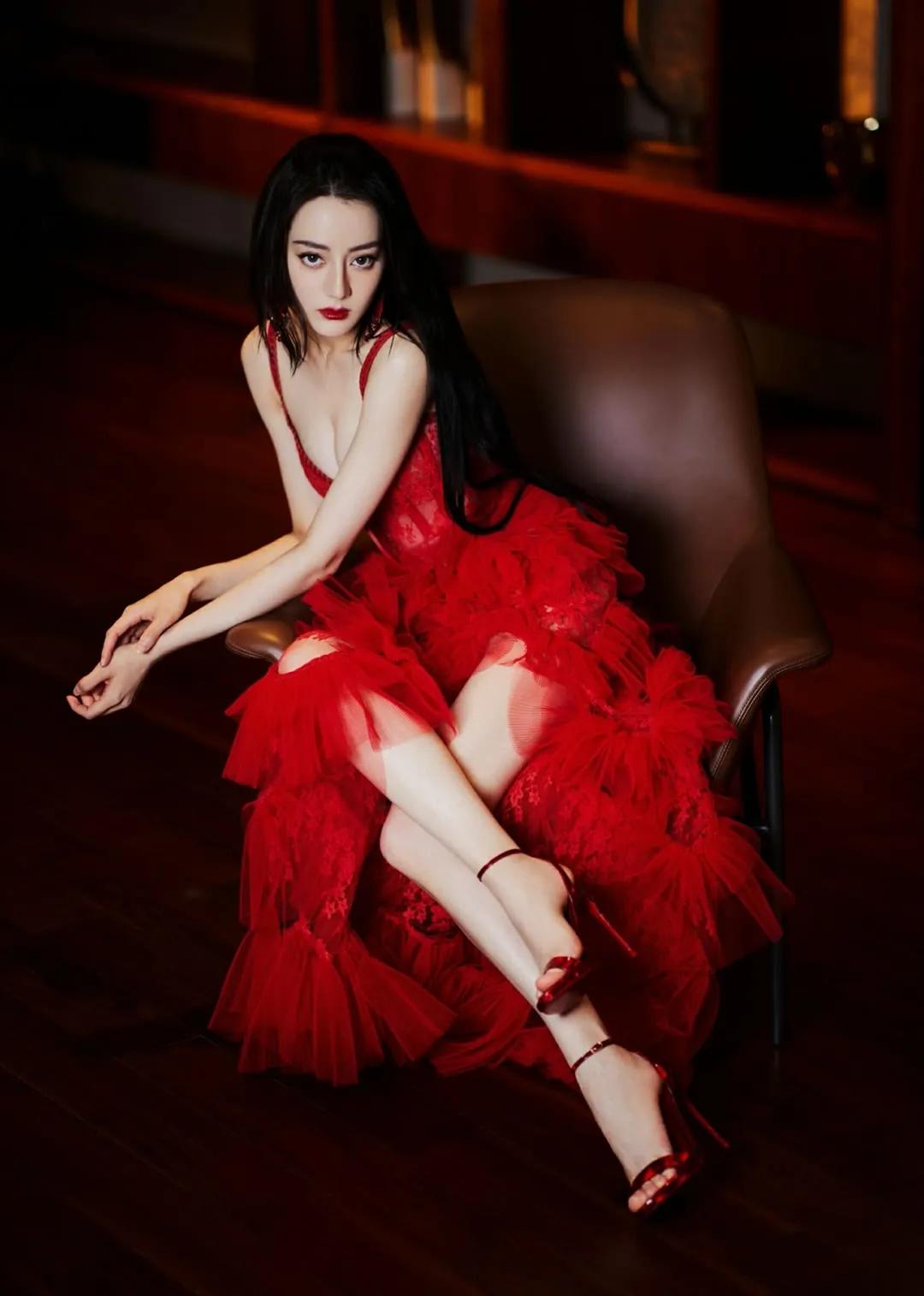 Guan Xiaotong, Wang Ou, Jiang Shuying, Song Qian, Yang Mi, Tang Yixin, Lin Chiling, Di Lieba ...