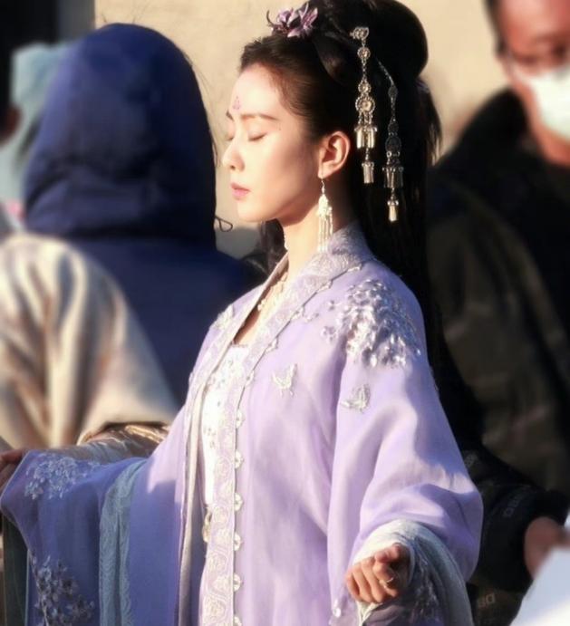[Yi Nian Guan Shan] Liu Shishi Purple Clothes Reuters Exposed!Cold like ...