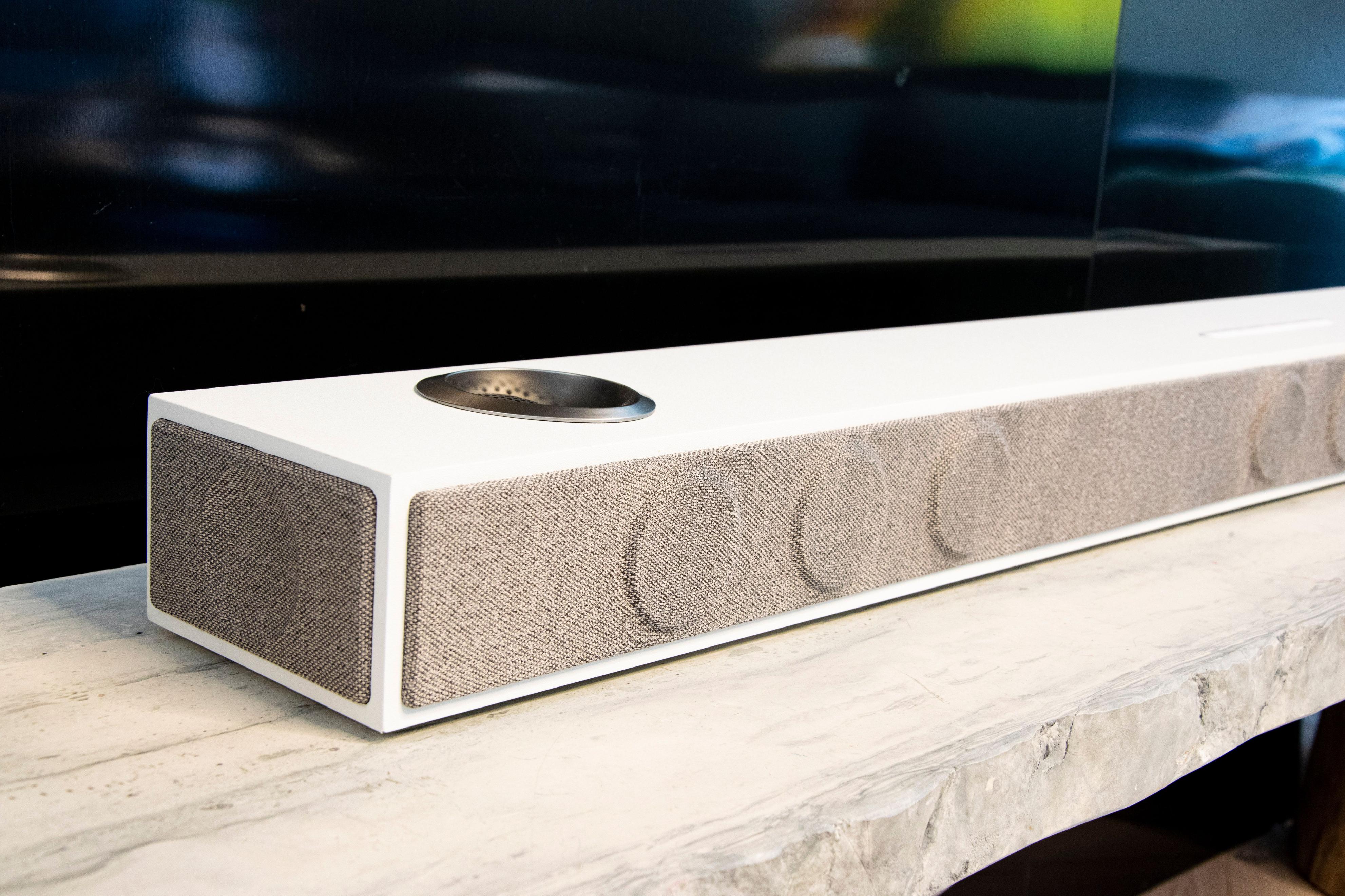 Enjoy the immersive sound effect with the reverberation around the beam - the experience of ...