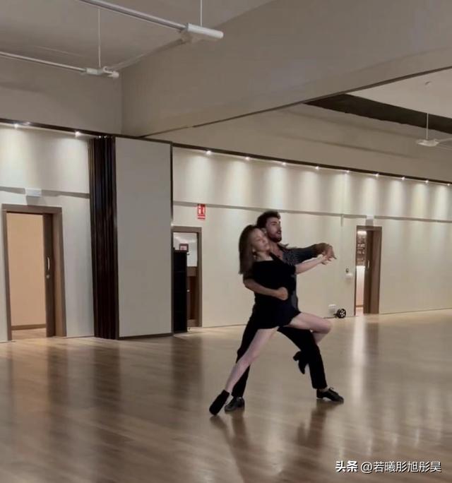 Aunt Xue Wang Lin appeared in Spain to learn Latin, 52 years old and ...