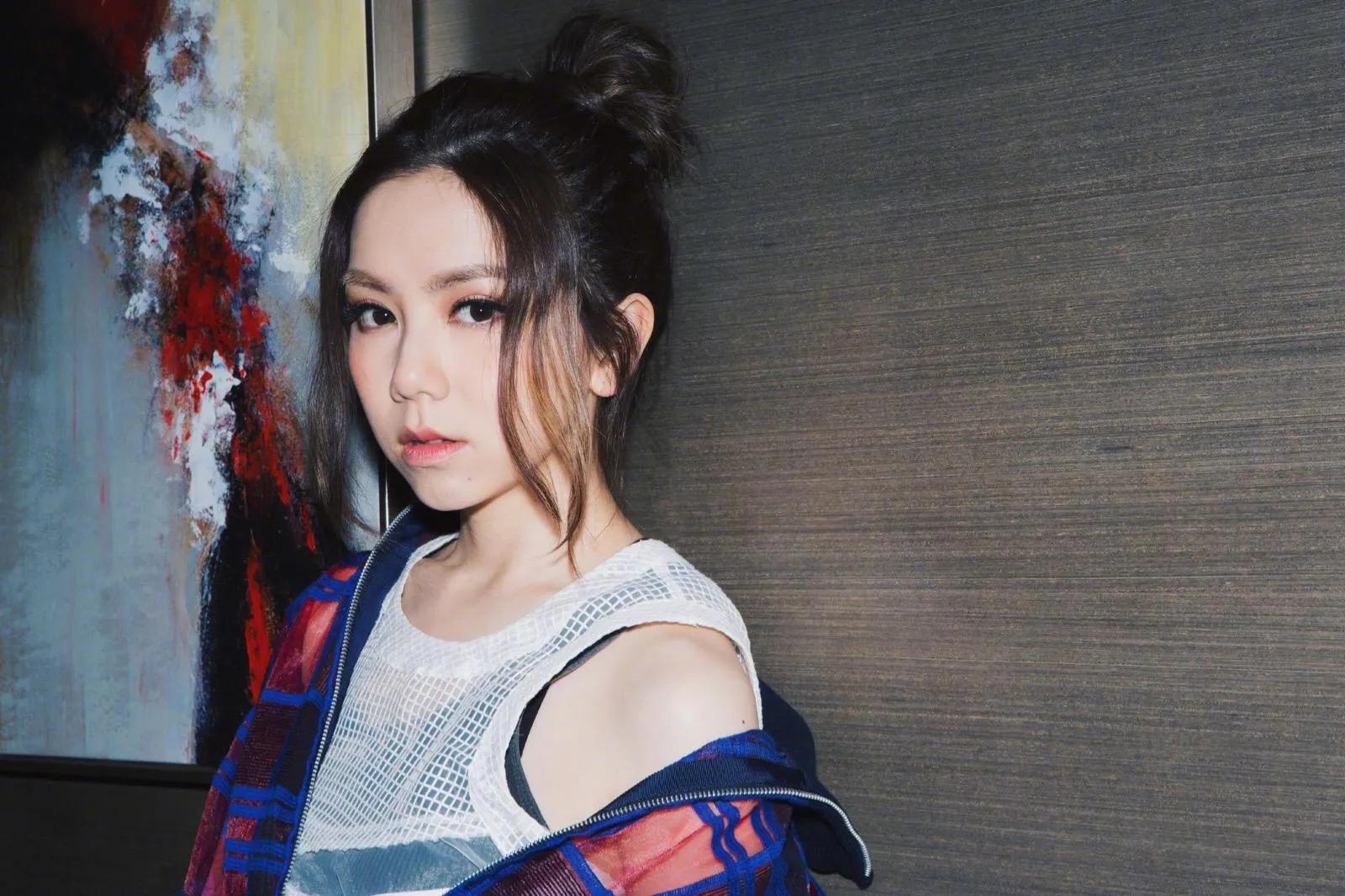 "Science" GEM Deng Ziqi's "Little Known" Secret - iNEWS