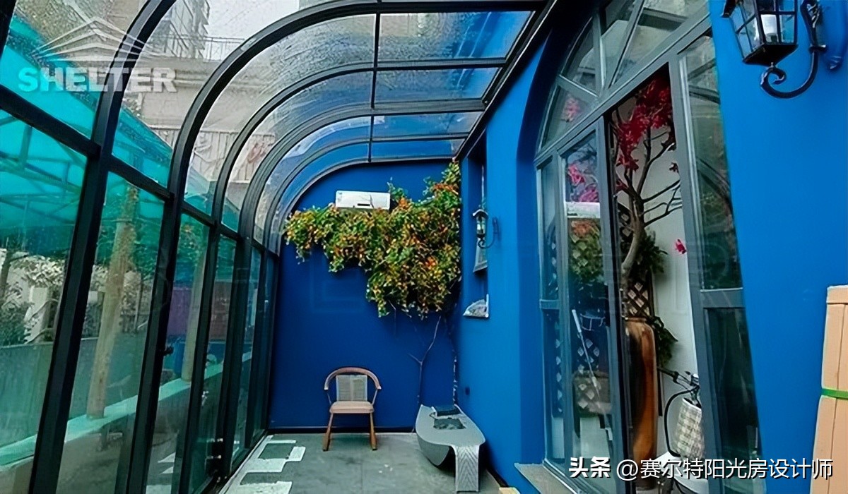 The curved sun room is built against the wall, so there are so many ...