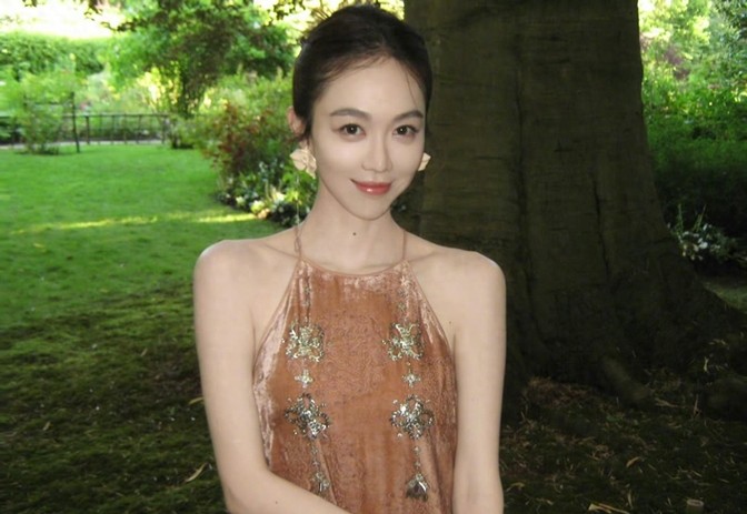 38-year-old Jiang Yan dazzles at the Magnolia Awards: plump and round VS fair and skinny, who ...